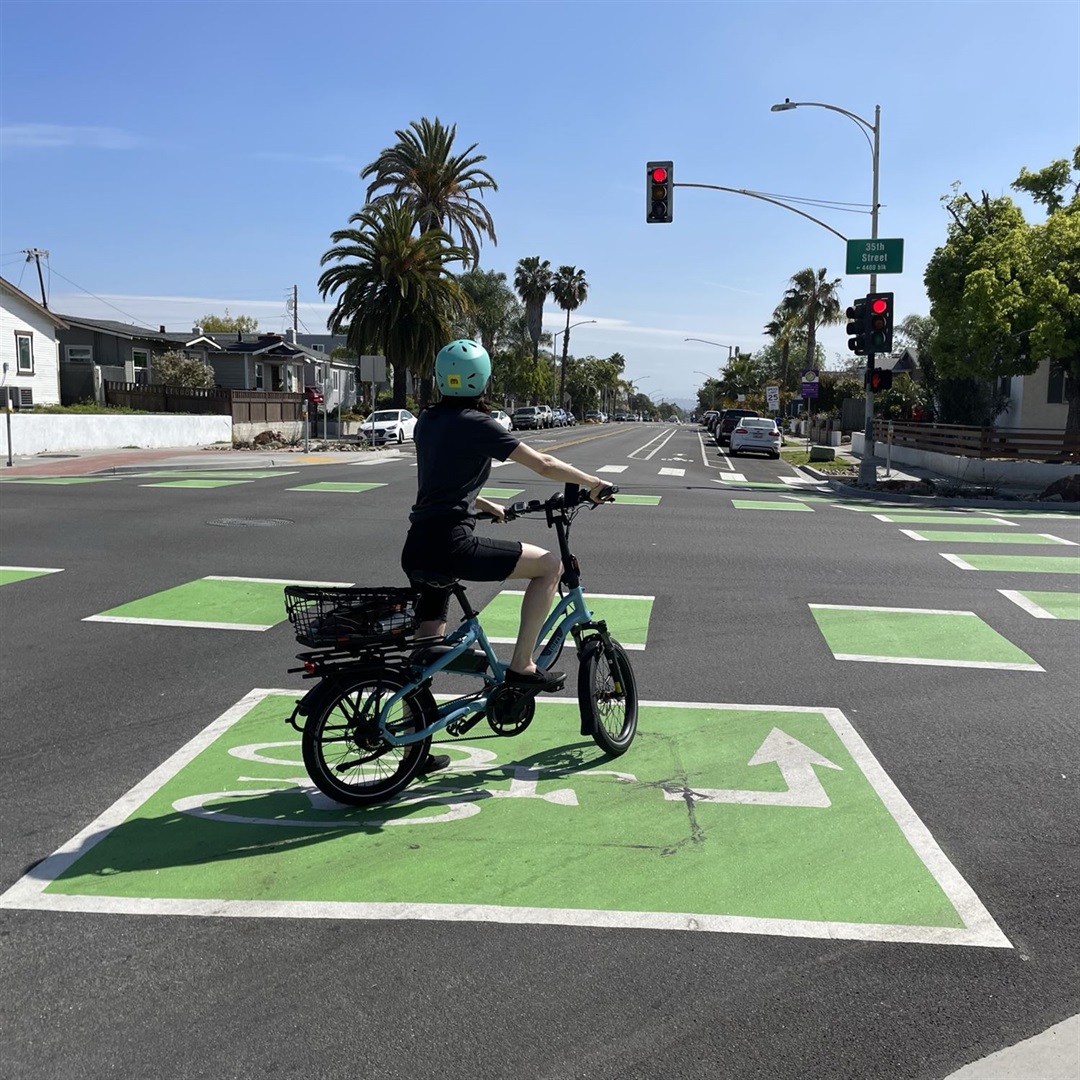 Two-Stage Left-Turn and Bike Box (advanced stop bar) - City of Orlando